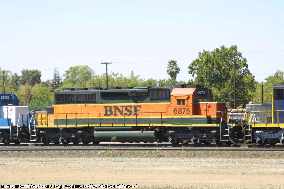 BNSF 6875